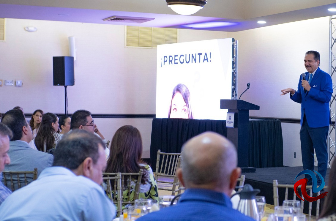 Expone Jorge Zarza relación entre poder, política y medios masivos