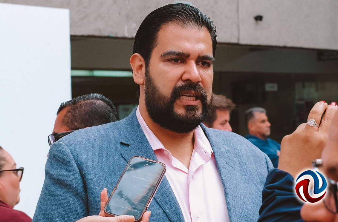 Bujanda sigue, afirma Monserrat