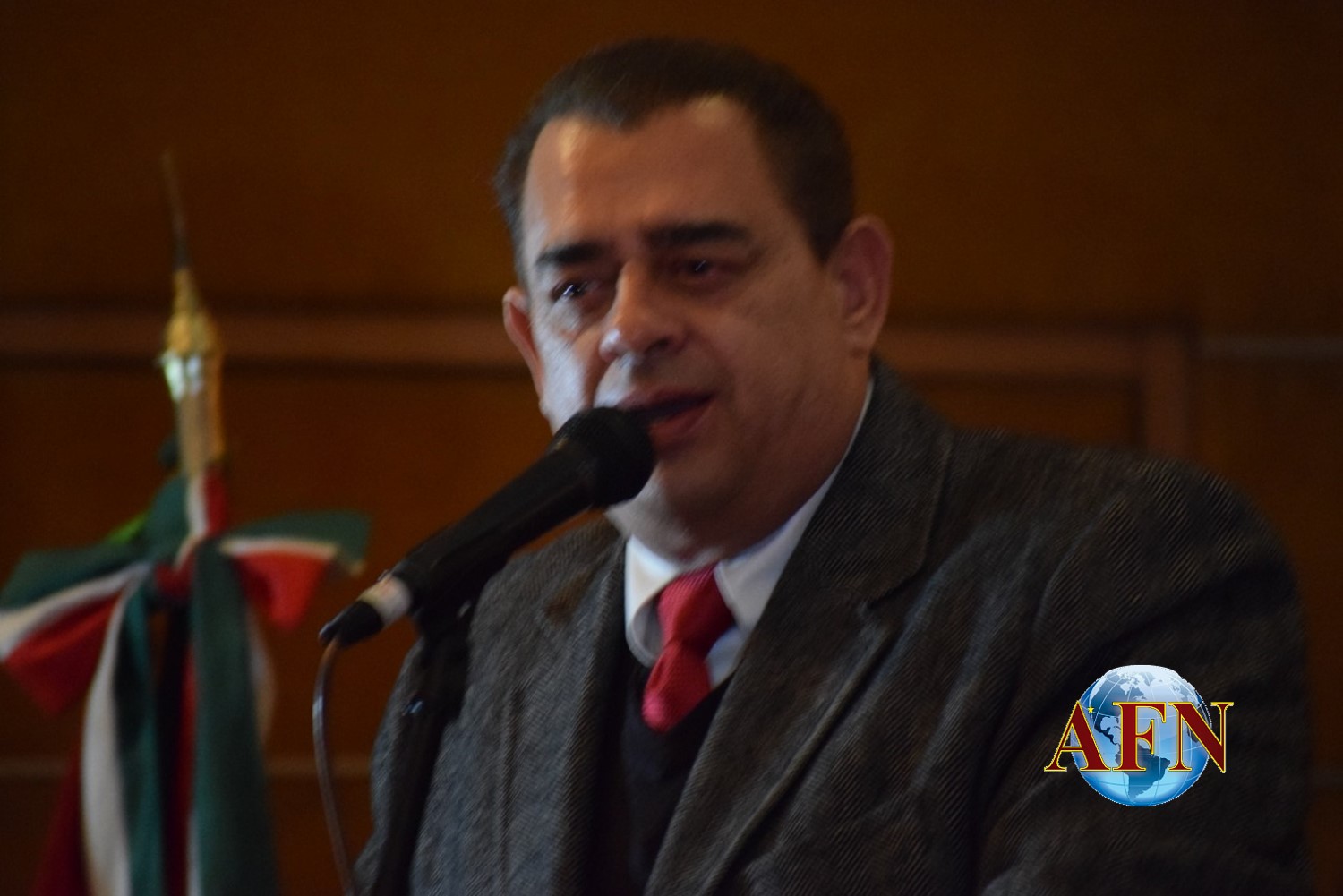 Ruvalcaba “balconea” a Arturo González