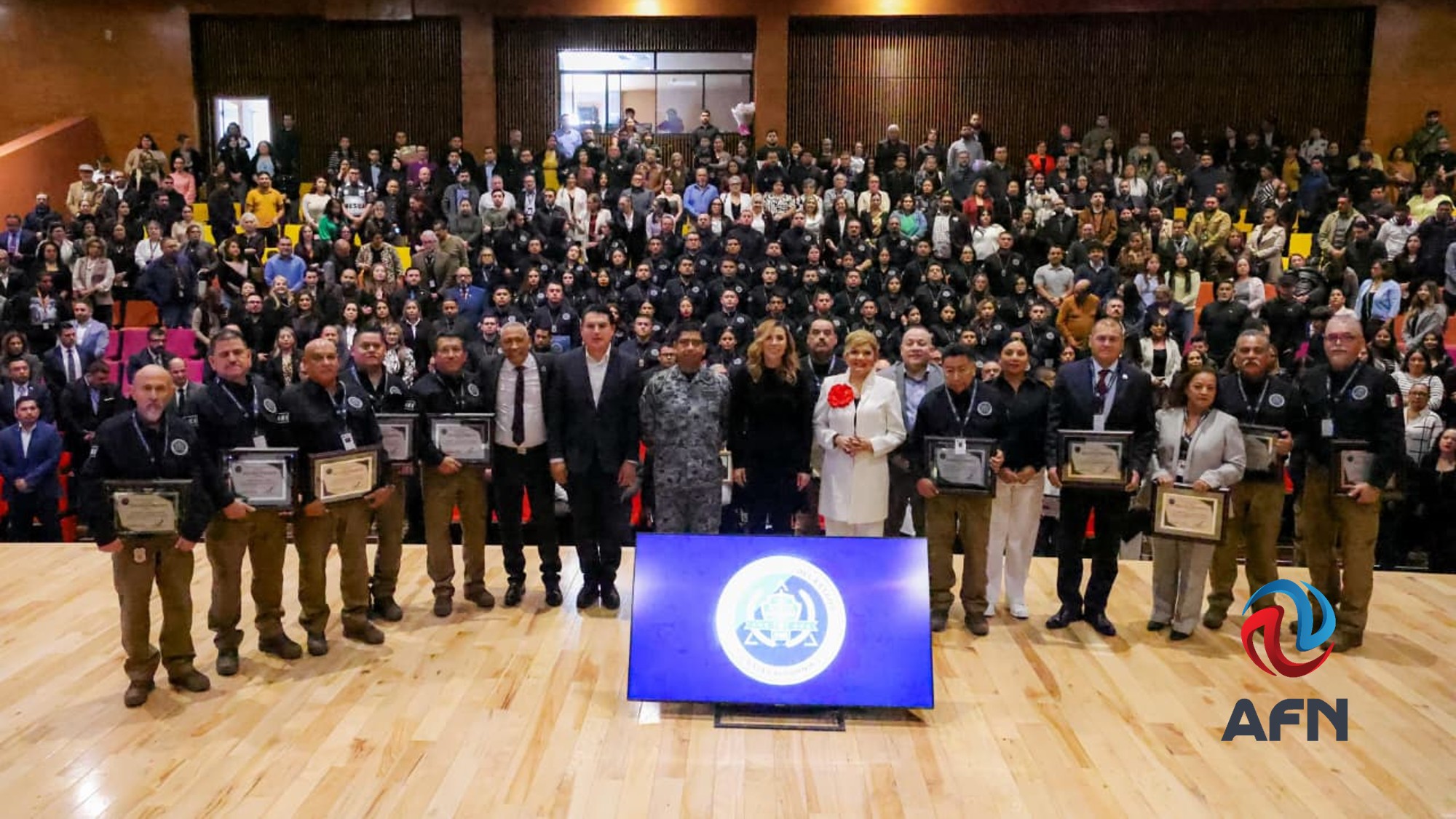 Se jubilan 11 elementos de la FGE y se integran 55 nuevos agentes