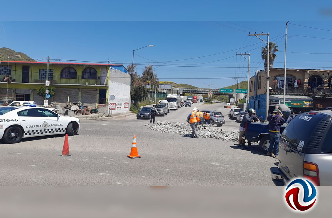 Desbloquean bulevar Popotla por material desparramado en el pavimento