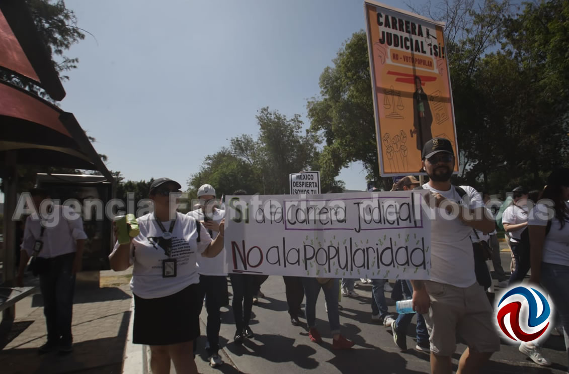 Trabajadores del Poder Judicial marchan en protesta por reforma